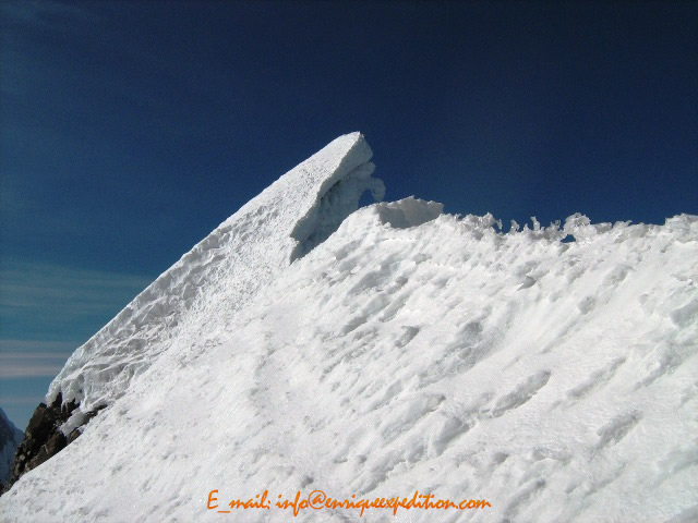 Hiking Trekking Perú Cordillera Huayhuash Ascensión Montaña Rasac